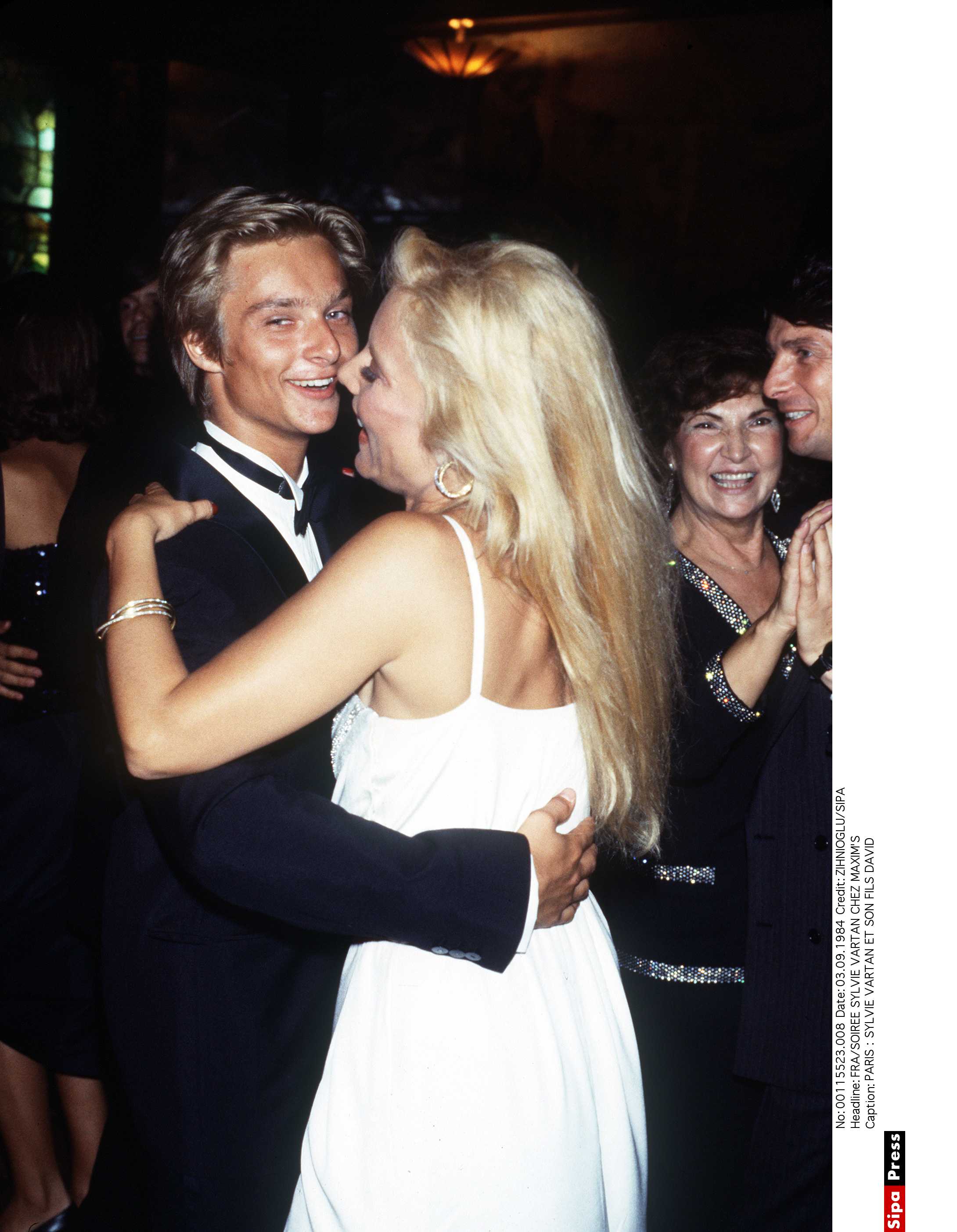 PHOTOS - Sylvie Vartan : David, Ilona, Harrison… Retour sur son album de famille - Gala